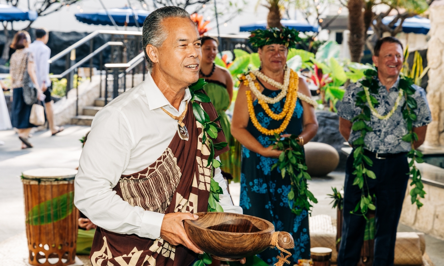 WF_Outrigger Reef Waikiki Beach Resort Kumu Blaine Kia Performs ...
