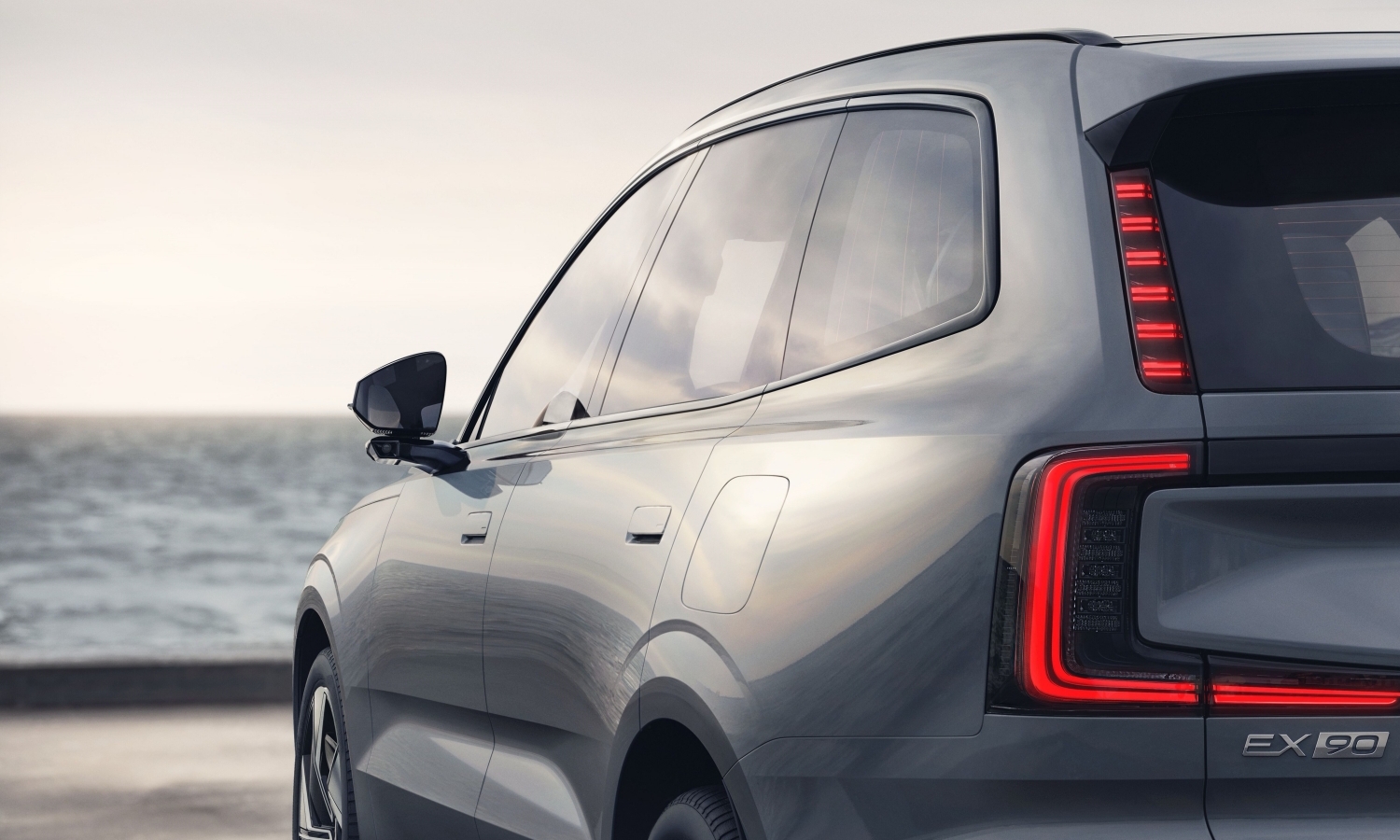 Futuristic driving: Volvo Cars remains committed to fully electric ...