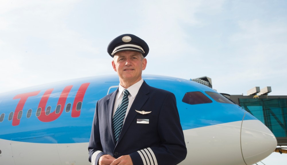 TUI Dreamliner captain WF - Wayfarer